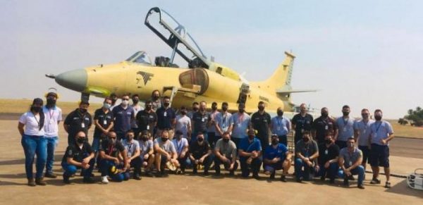 Mais um A-4 do VF-1 modernizado pela Embraer » Força Aérea