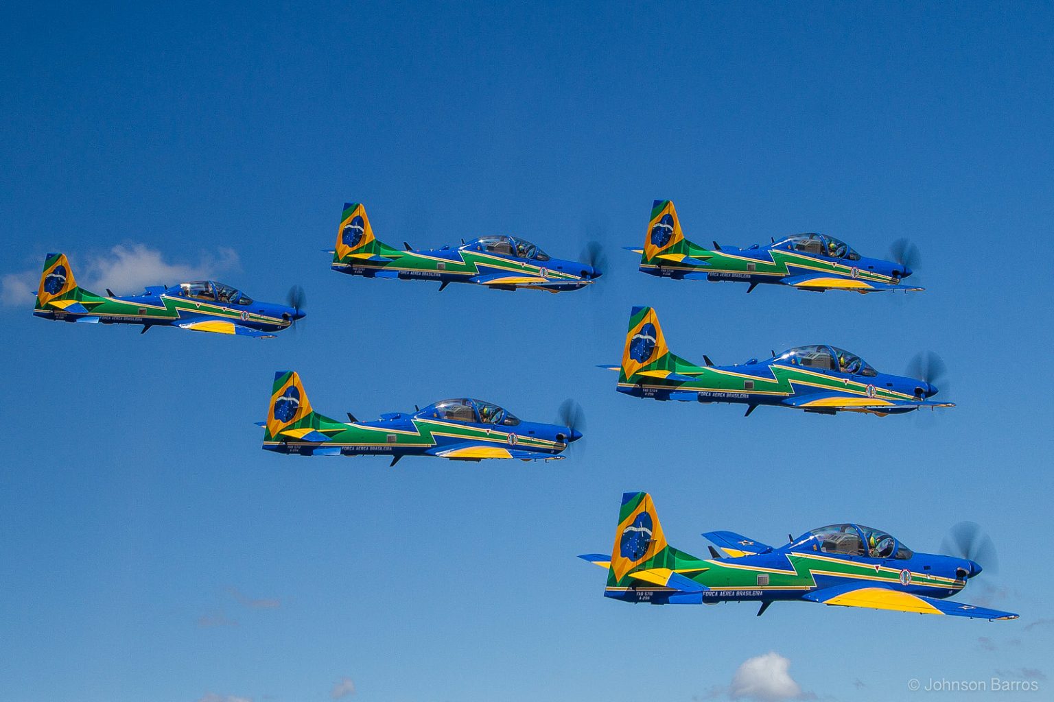 Bahia e Minas Gerais recebem manobras da Esquadrilha da Fumaça – Força ...