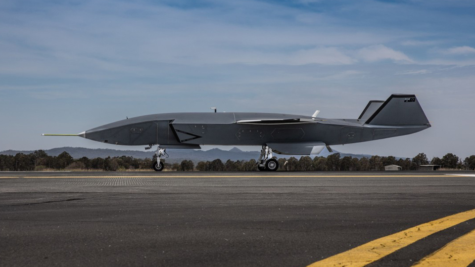 UAS Boeing Loyal Wingman realiza o primeiro teste de taxi » Força Aérea