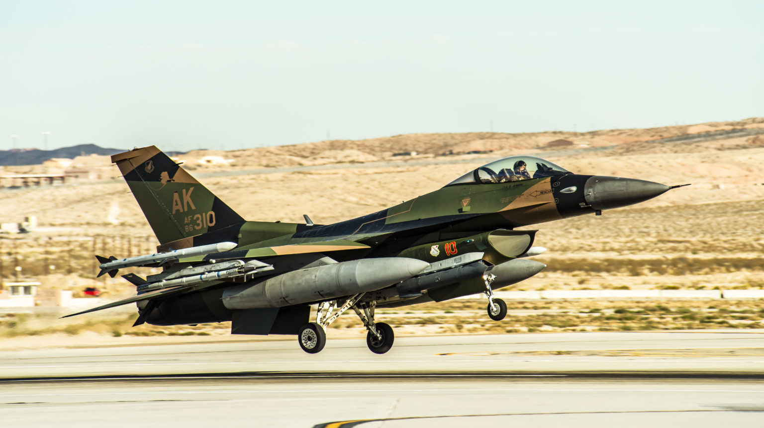 USAF: 18th AGRS sediado no Alasca é redesignado 18th FIS – Força Aérea