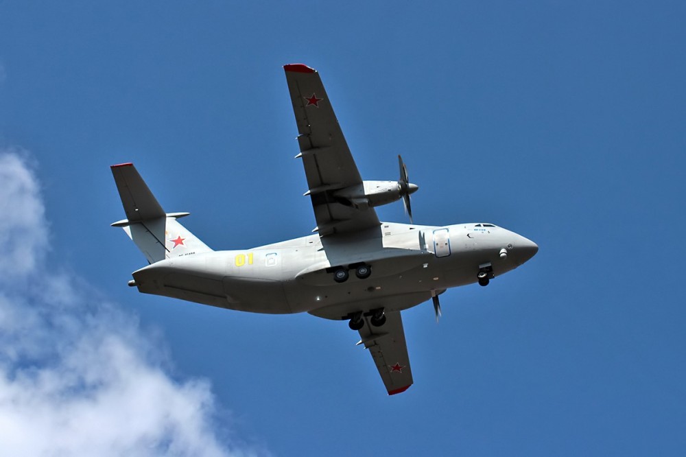 Imagens - Ilyushin IL-112V já realizou quatro voos de experiências ...