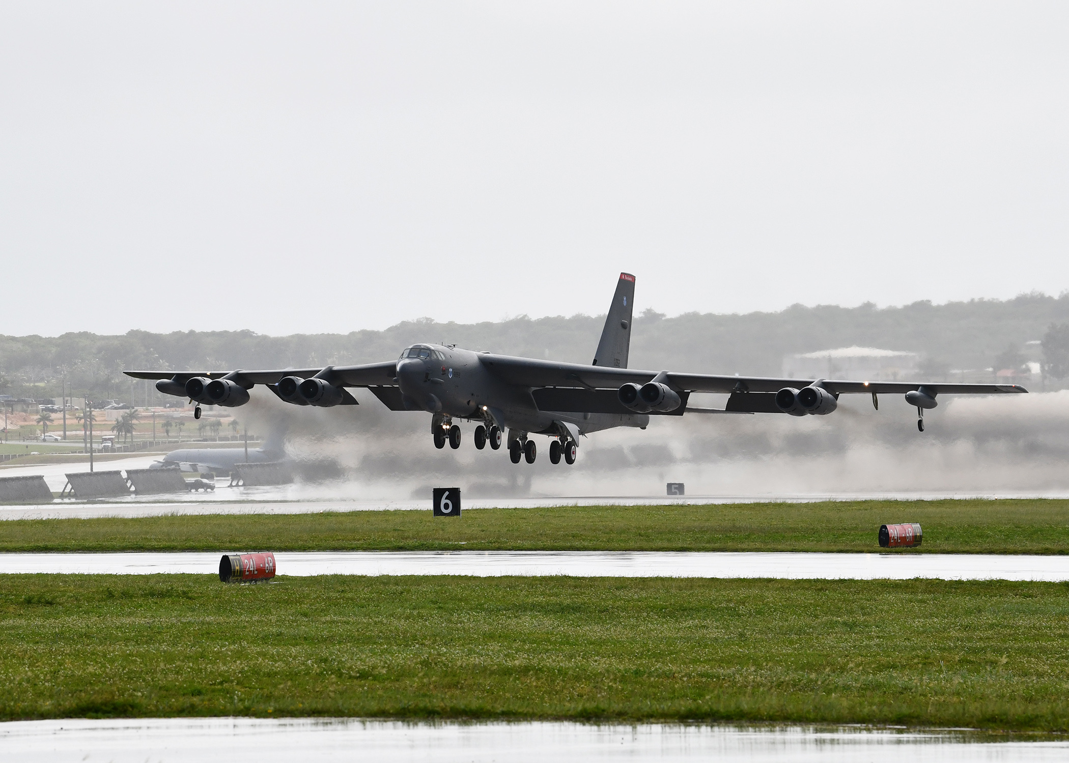 Bombardeiros B-52H da USAF realizam missão global BTF
