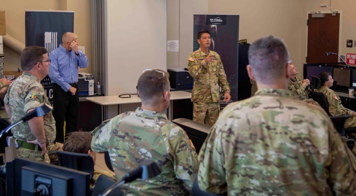 US Army apresenta visor HMD de alta definição para helicópteros AH-64E ...