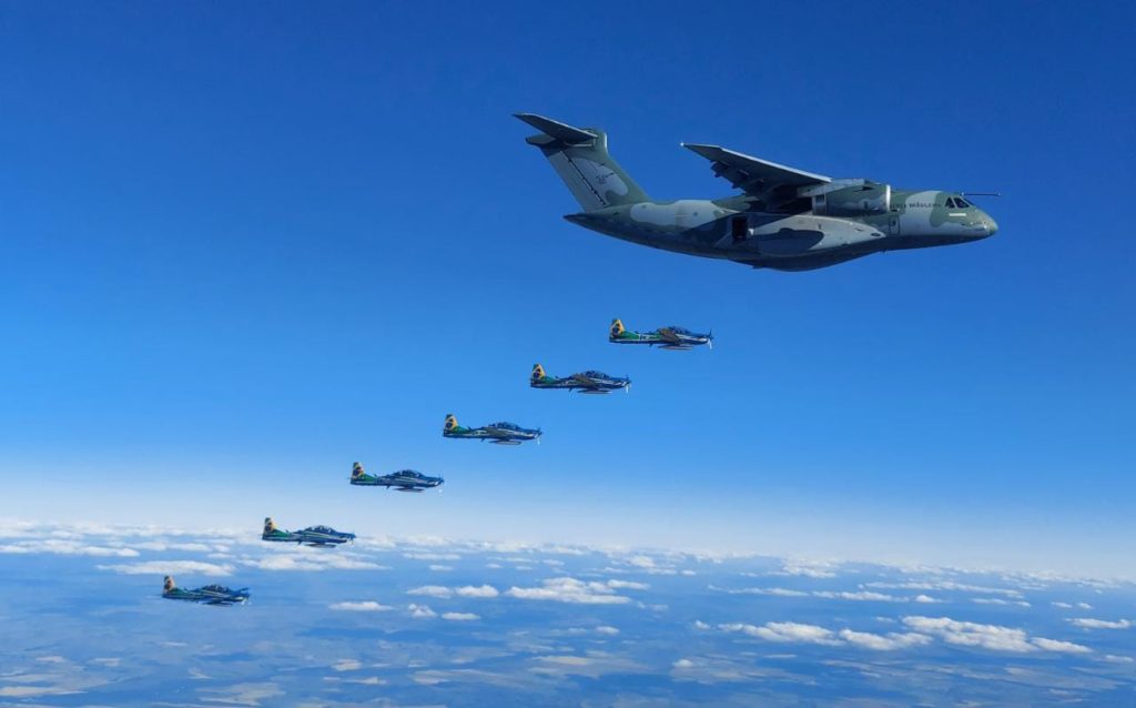 EDA: “Fumaça sobre a Cordilheira dos Andes!” – Força Aérea