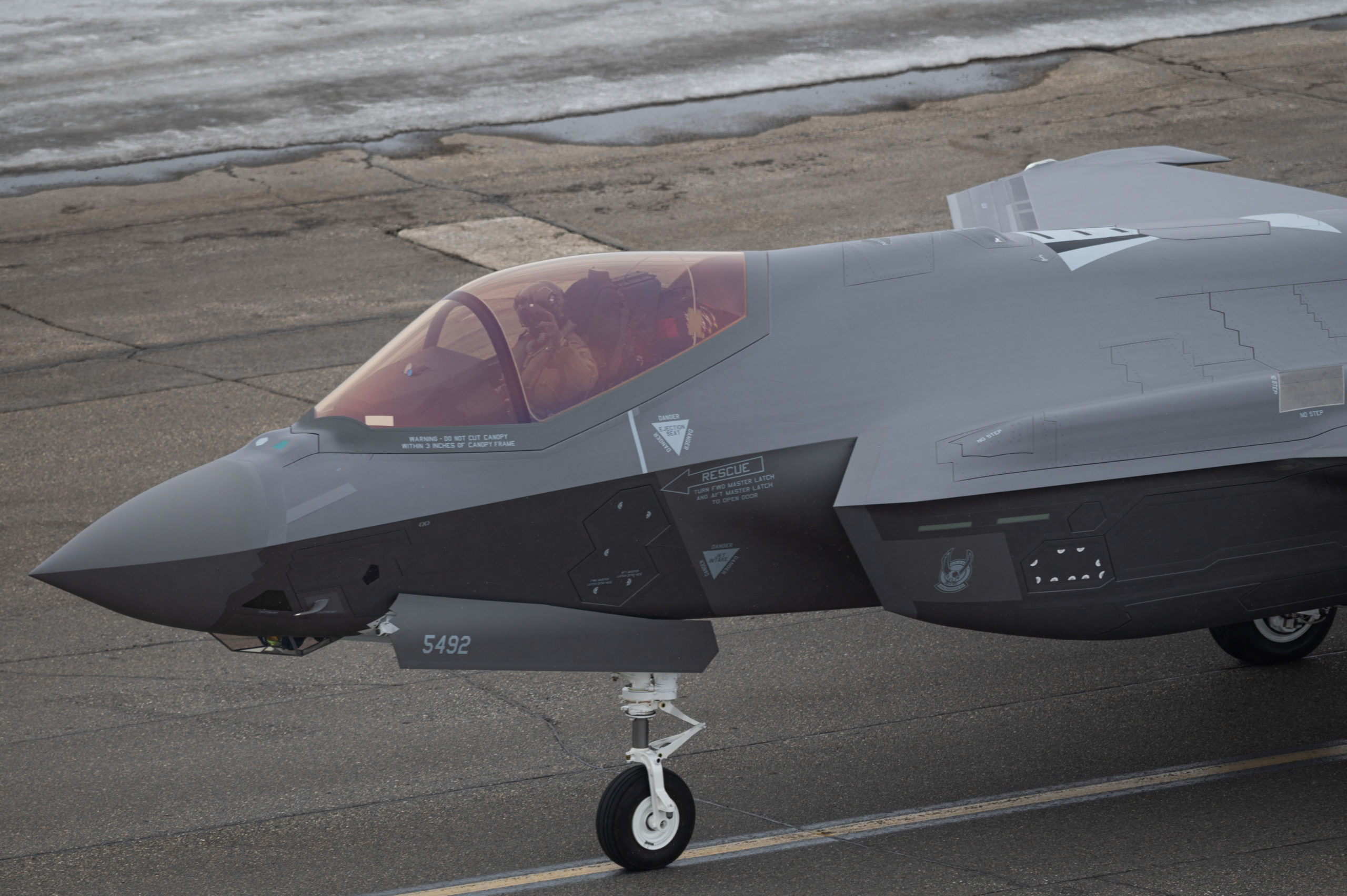 354th FW recebe mais três F-35A e está perto de completar sua dotação ...