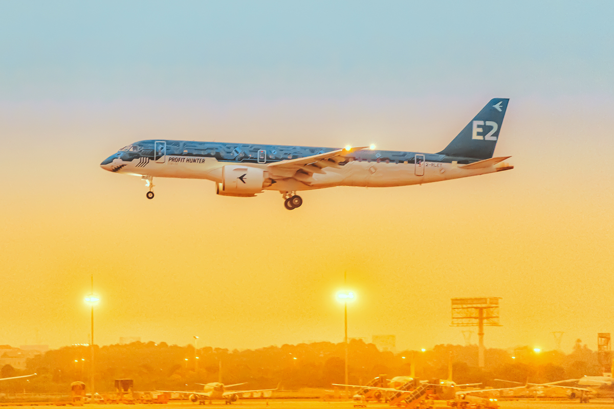 Embraer E190-E2 "TechShark" realiza turnê de demonstração no Vietnã