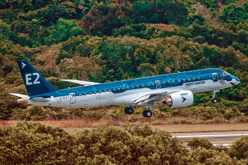 Embraer E190-E2 "TechShark" realiza turnê de demonstração no Vietnã ...