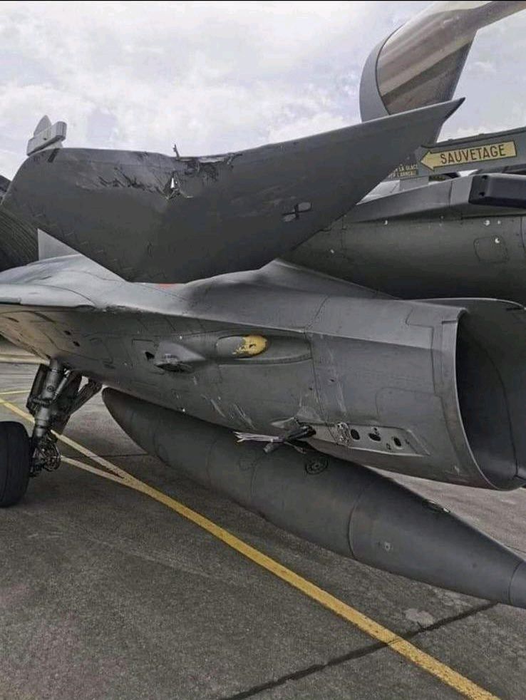 Caças Rafale da Armee de l'Air Francesa colidem em voo » Força Aérea