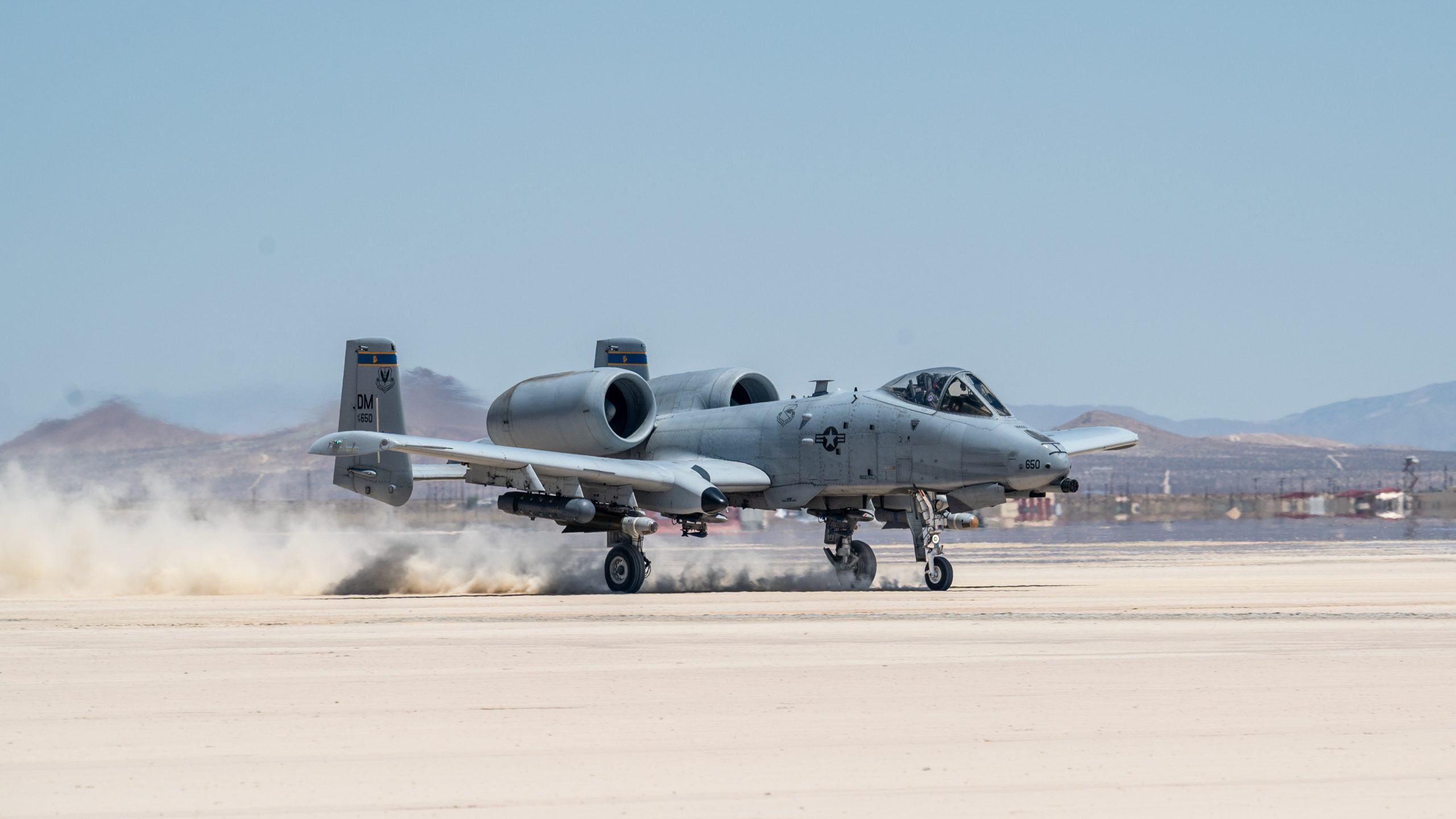 A-10 conduzem treinamento ACE em Rogers Dry Lake Bed » Força Aérea
