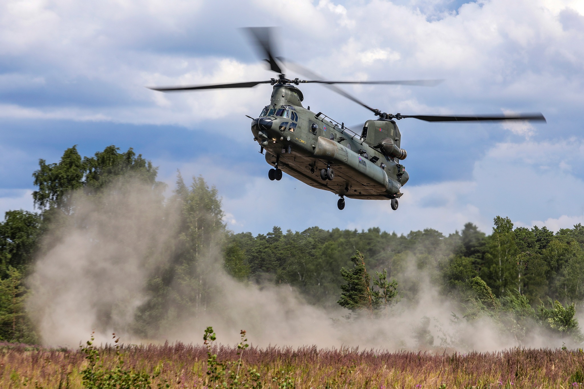 RAF envia “Chinook Force” em apoio às tropas da OTAN na Estônia – Força ...