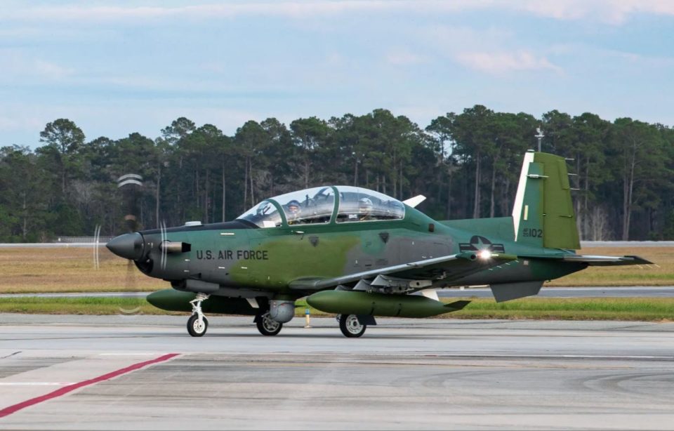USAF irá se desfazer dos seus A-29 Super Tucano e AT-6E Wolverine ...