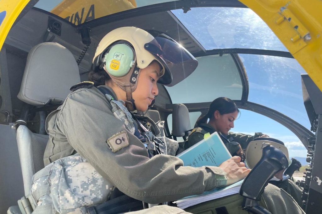 As primeiras mulheres pilotos de helicóptero da Marinha Mexicana ...
