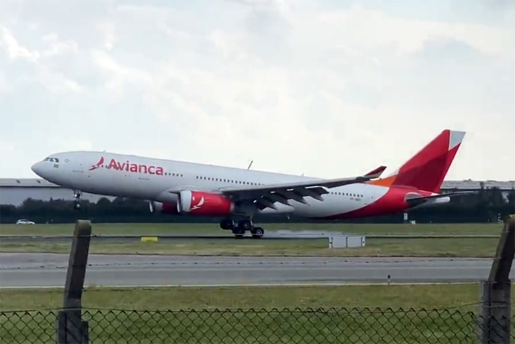 VÍDEO: segundo Airbus A330 da FAB chegou na Irlanda para pintura