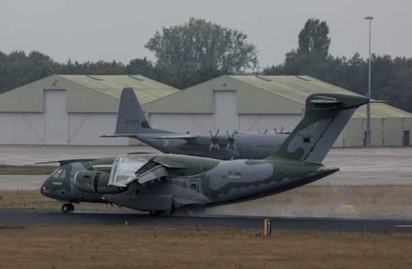 Embraer demonstra KC-390 pela Europa – Força Aérea