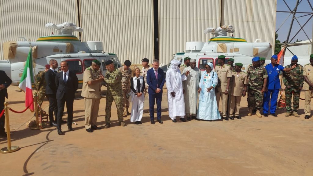 Helicópteros AB 412 da Itália para o Níger – Força Aérea