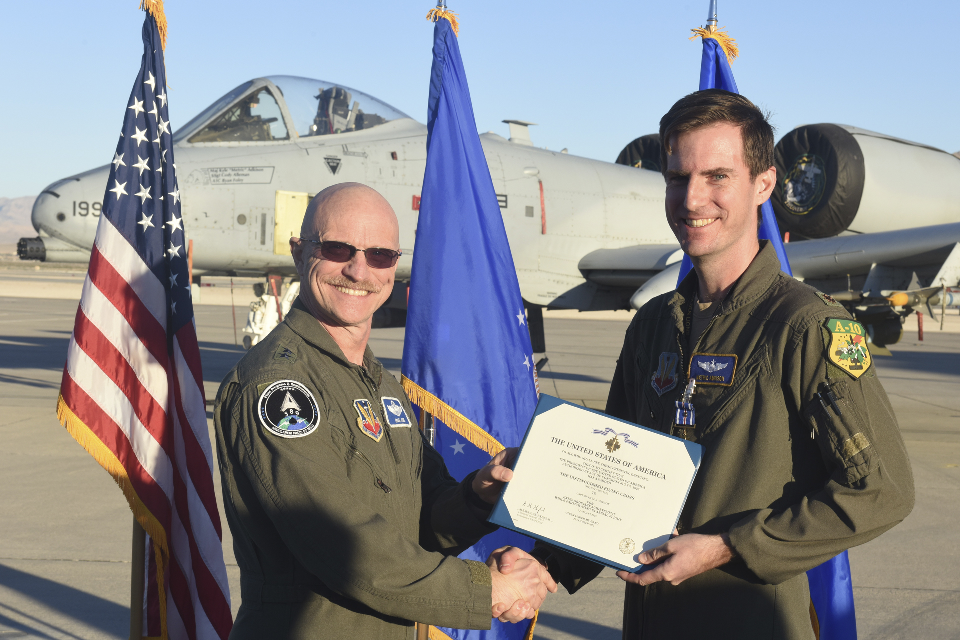 Piloto de Thunderbolt II condecorado por missão no Afeganistão – Força ...