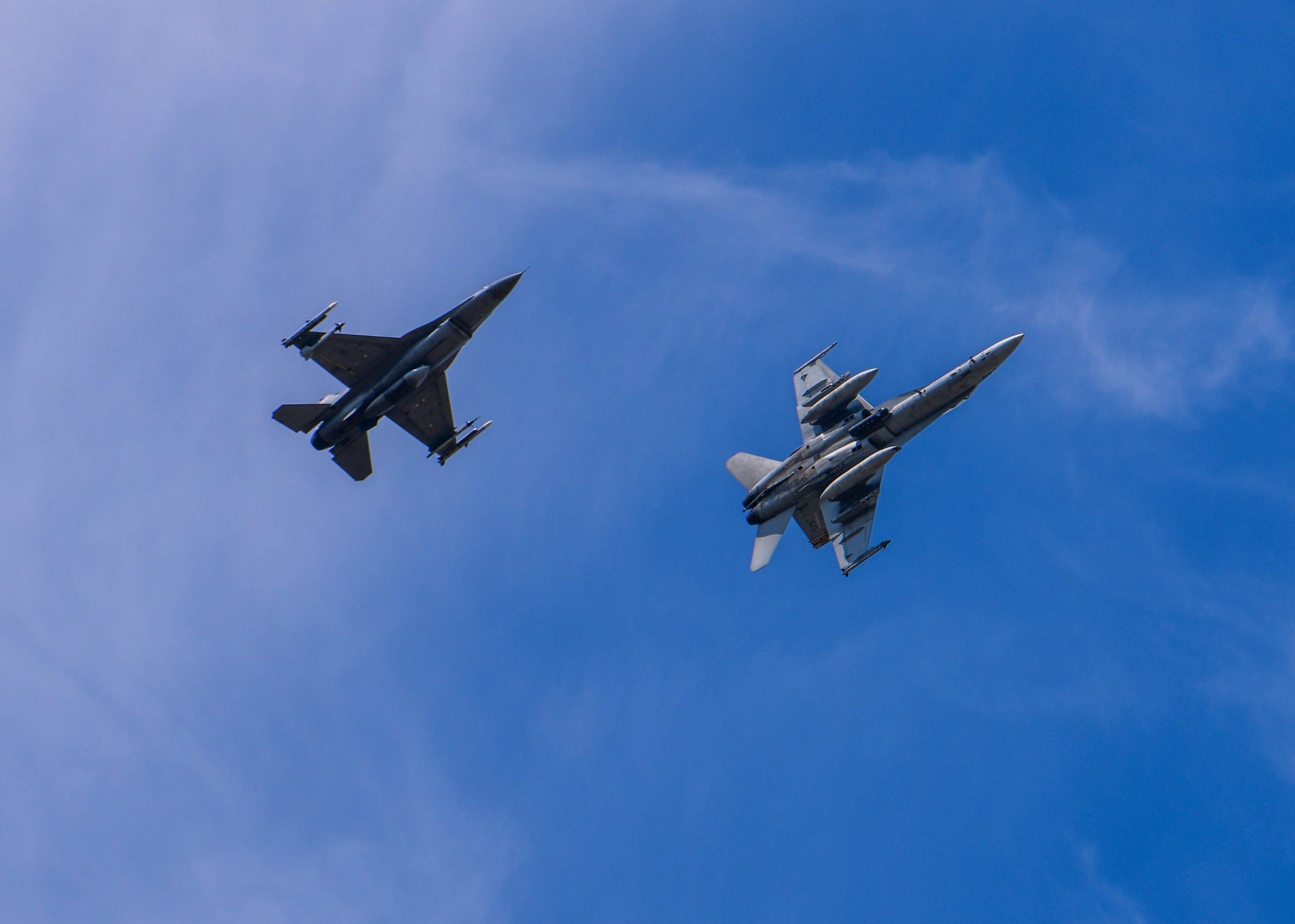 USAF 510th FS e USMC VMFA-323 operando juntos