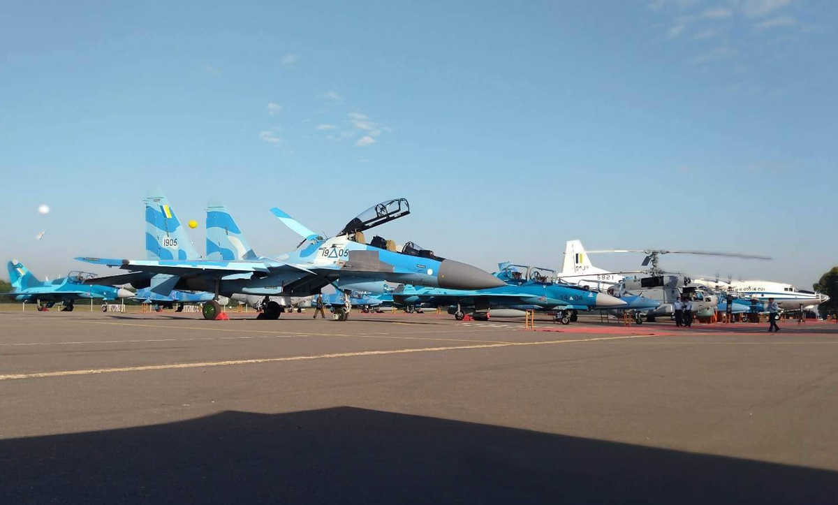 Força Aérea de Mianmar apresenta publicamente seus Su-30SM – Força Aérea