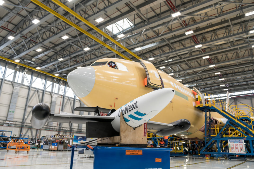 Airbus desenvolve sistema autônomo para MRTT reabastecer drones em voo ...