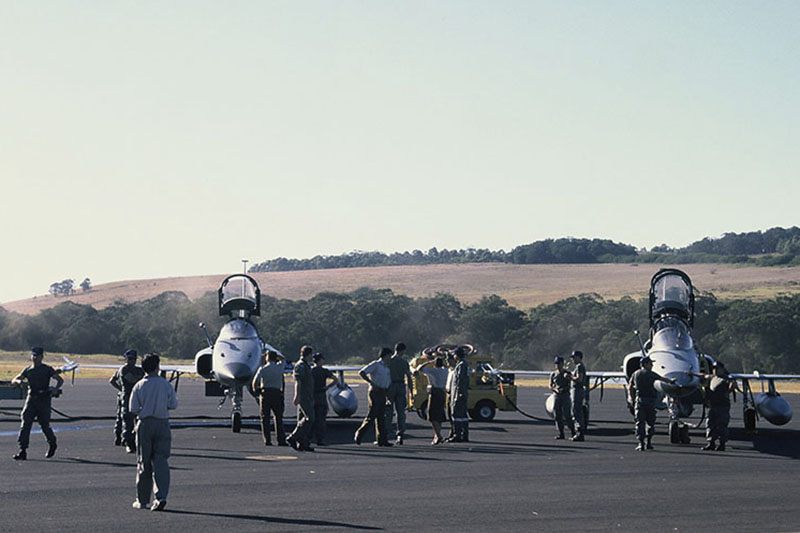 FACH: 25 anos da primeira operação com caças F-5E/F na Ilha de Páscoa ...