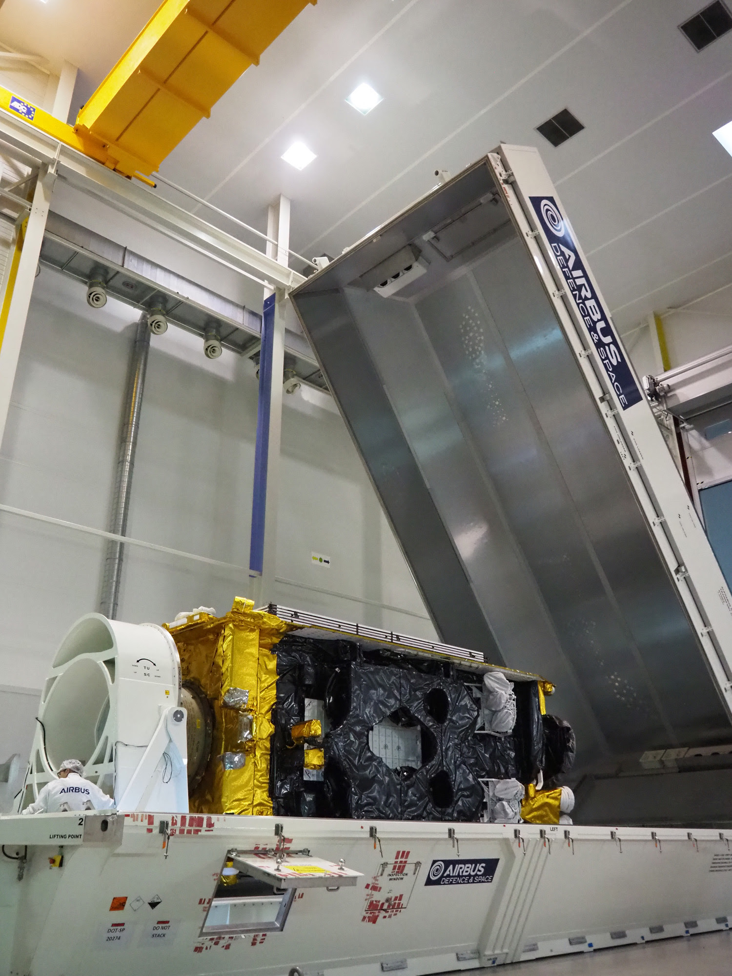 Satélite Airbus Inmarsat-6 F2 chega a Flórida para lançamento » Força Aérea