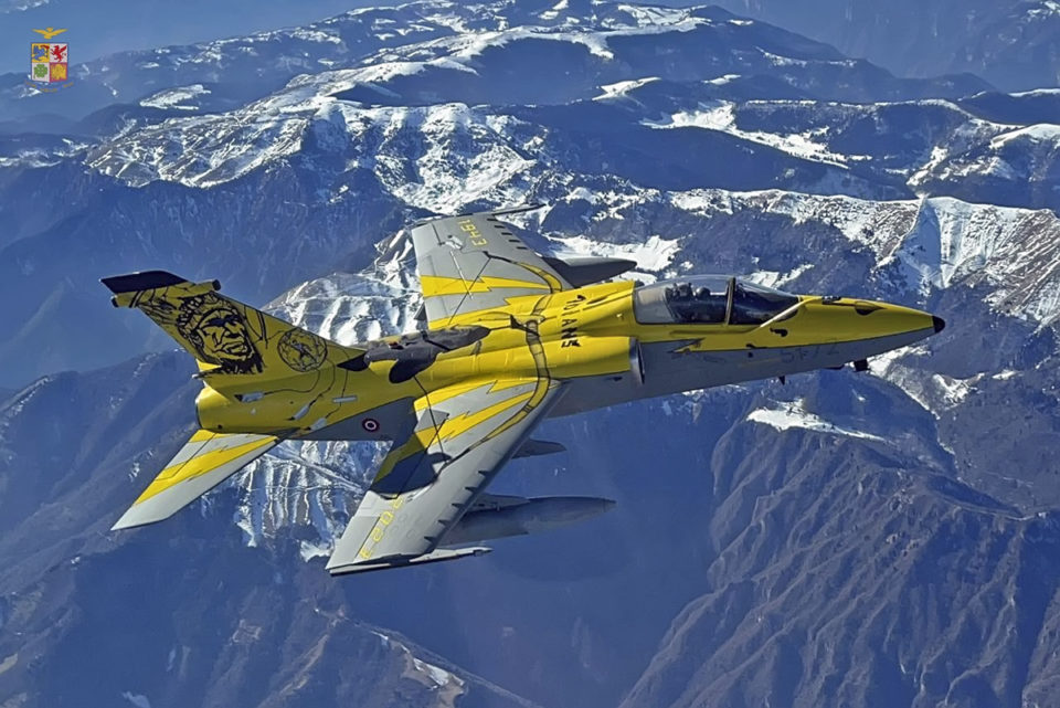 AMX italiano recebe pintura especial alusiva aos 80 anos dos “Indiani ...