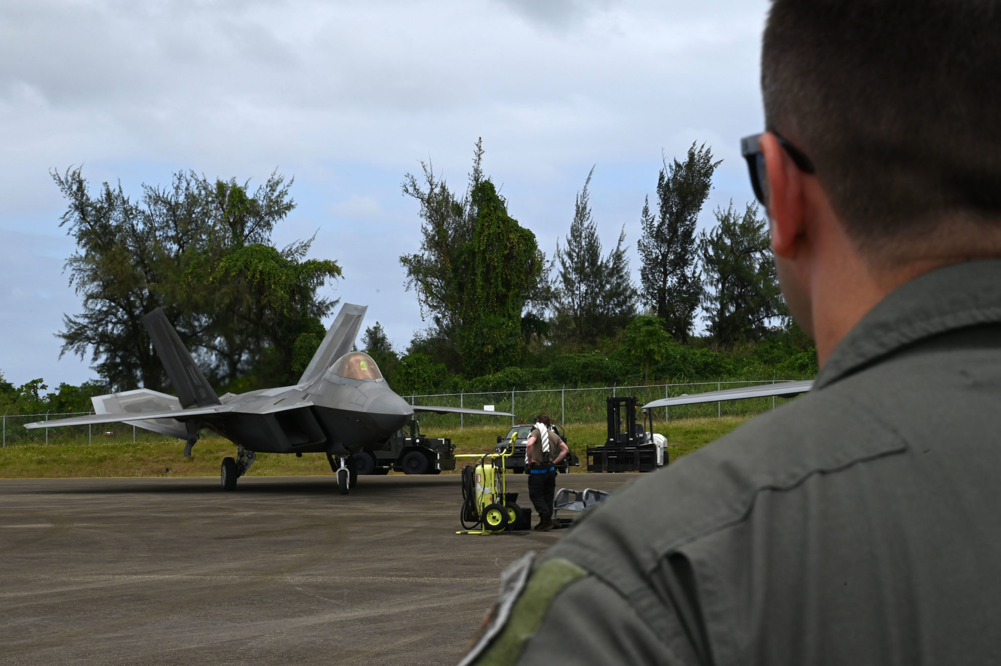 Fotos: primeira operação dos F-22 Raptors da USAF nas Ilhas Marianas