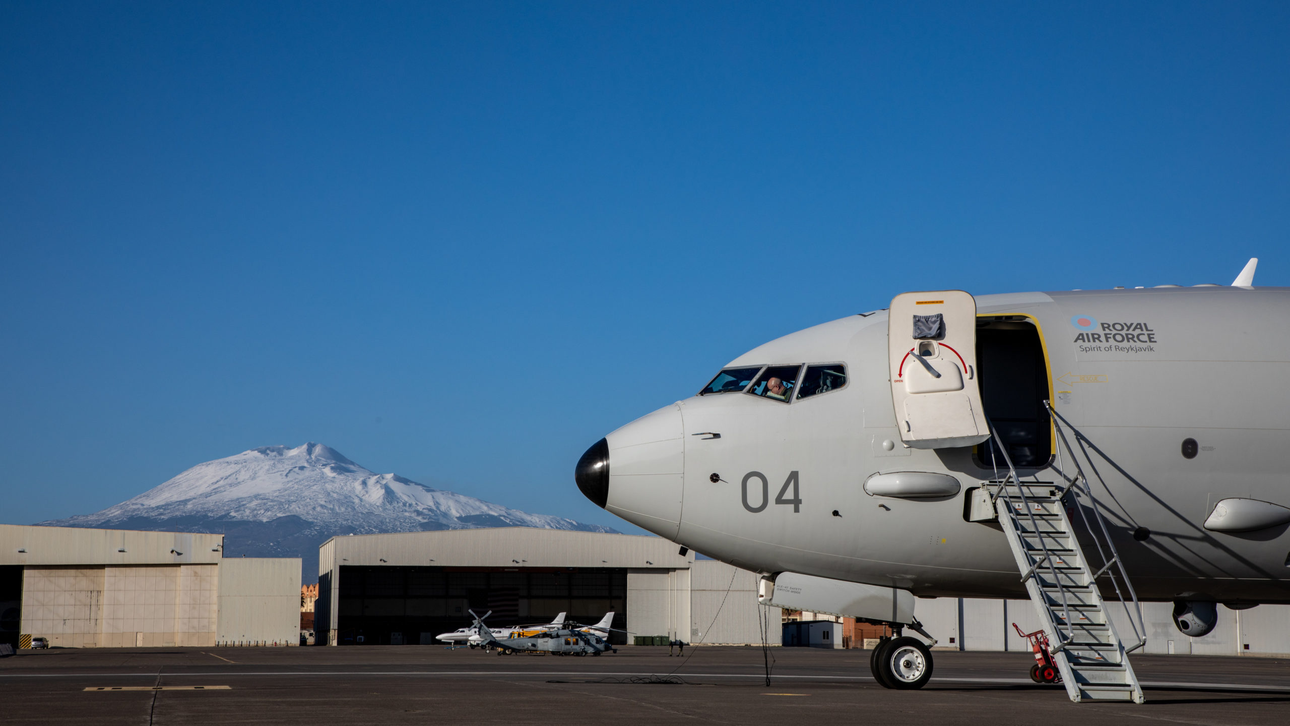 Os P-8 MRA1 da RAF chegam à Sicília para o exercício Dymamic Manta