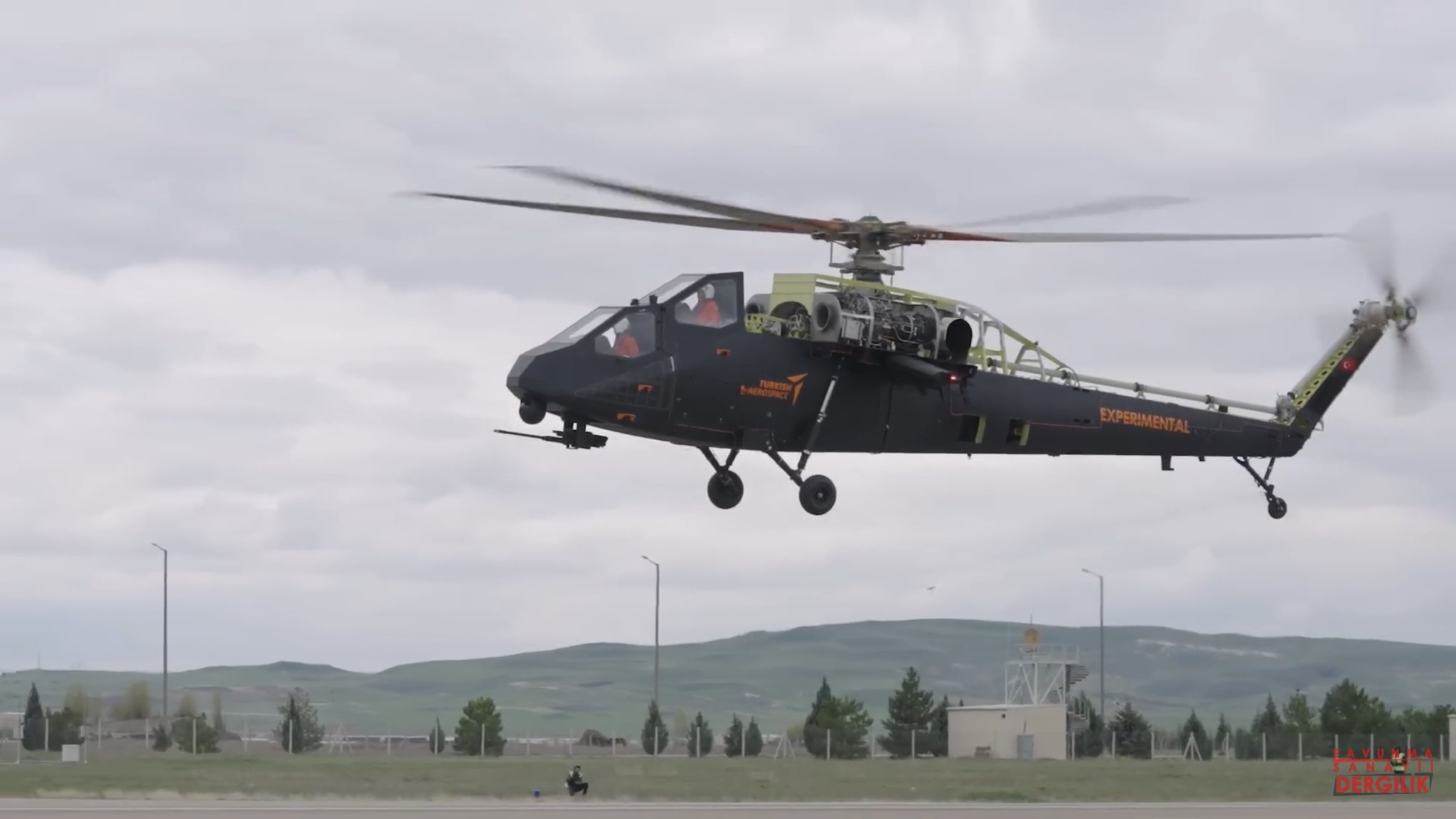 Turquia celebra voo do ATAK-2 seu novo helicóptero de ataque