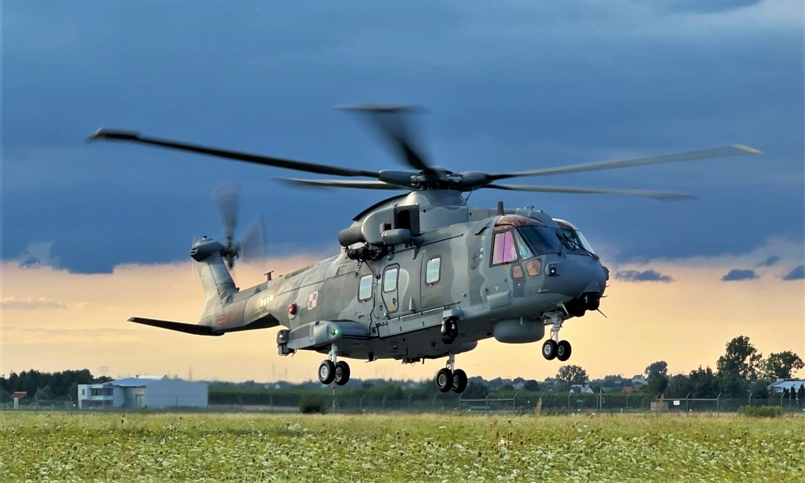 Marinha Polonesa recebeu o primeiro Leonardo AW101 Merlin