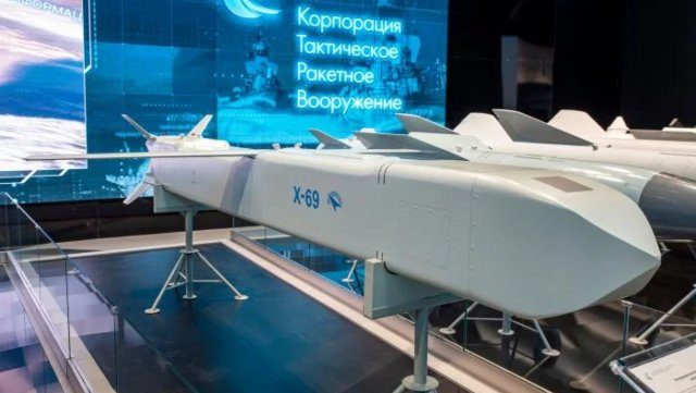 Rosoboronexport apresenta o míssil o Kh-69 nos Emirados Árabes Unidos