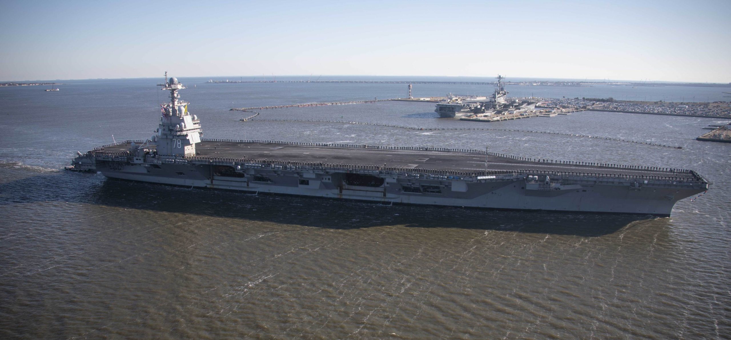 USS Gerald R. Ford retornou aos EUA após oito meses no mar