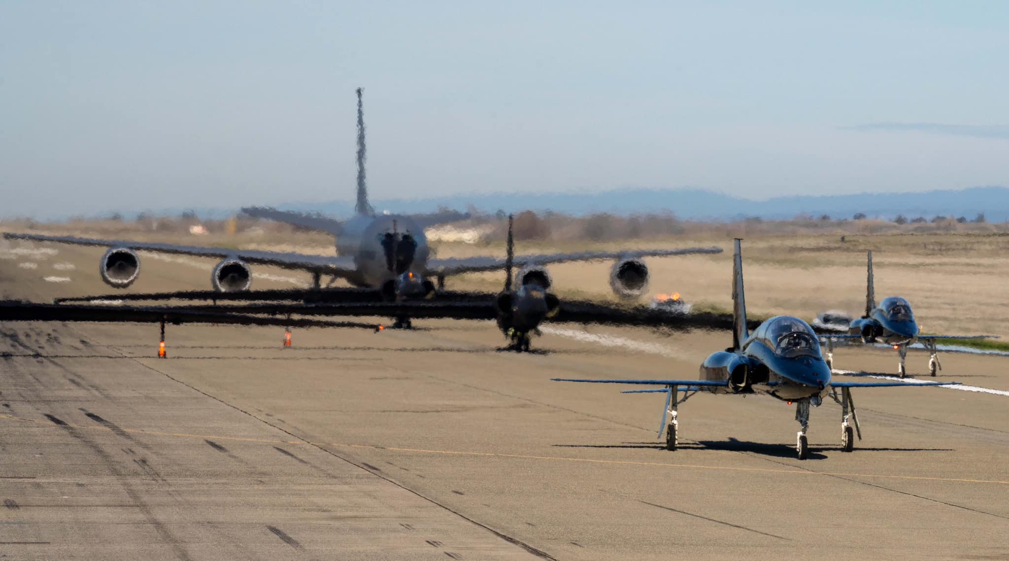 USAF realiza “elephant walk” com aviões-espiões U-2 Dragon Ladies ...