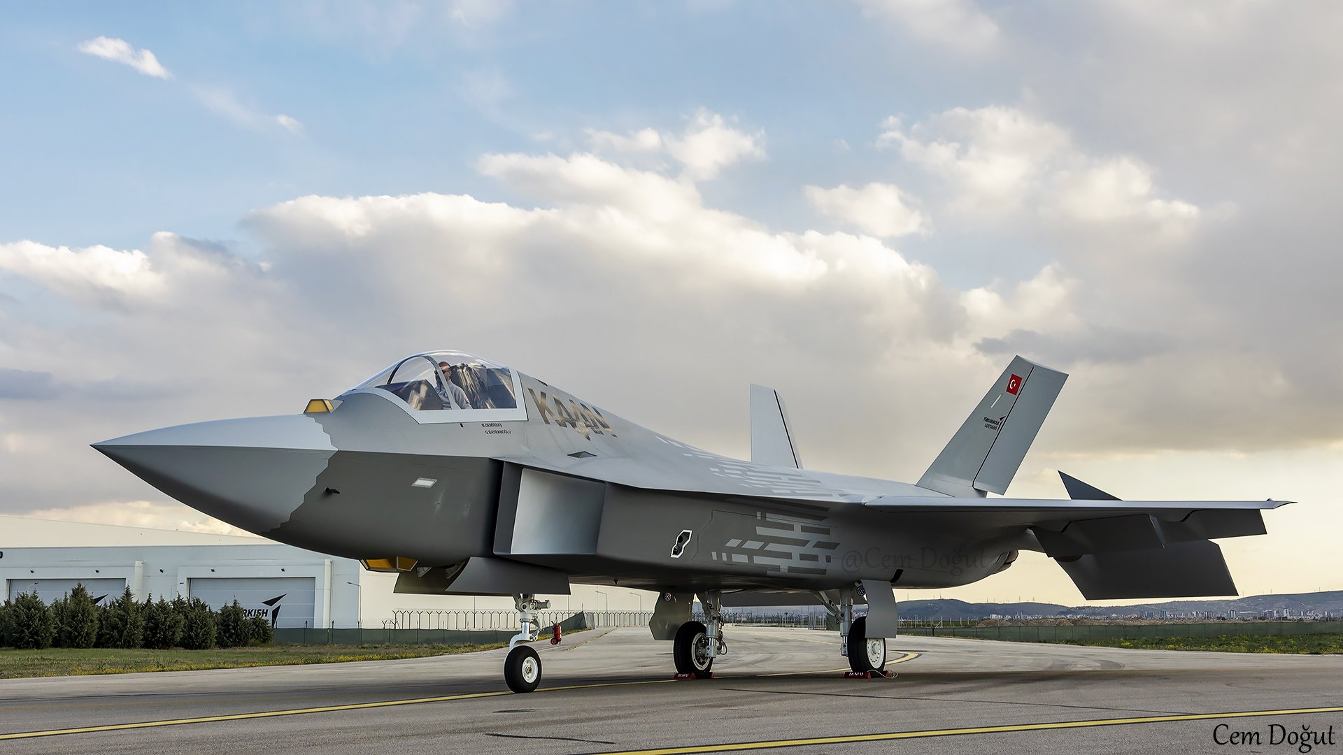 Caça turco de quinta geração KAAN realizou voo inaugural » Força Aérea