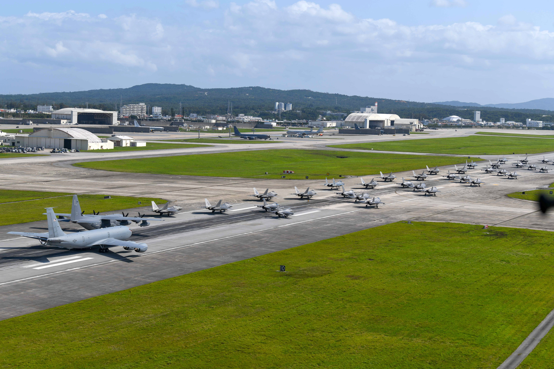 USAF e US Navy realizam Elephant Walk no Japão – Força Aérea