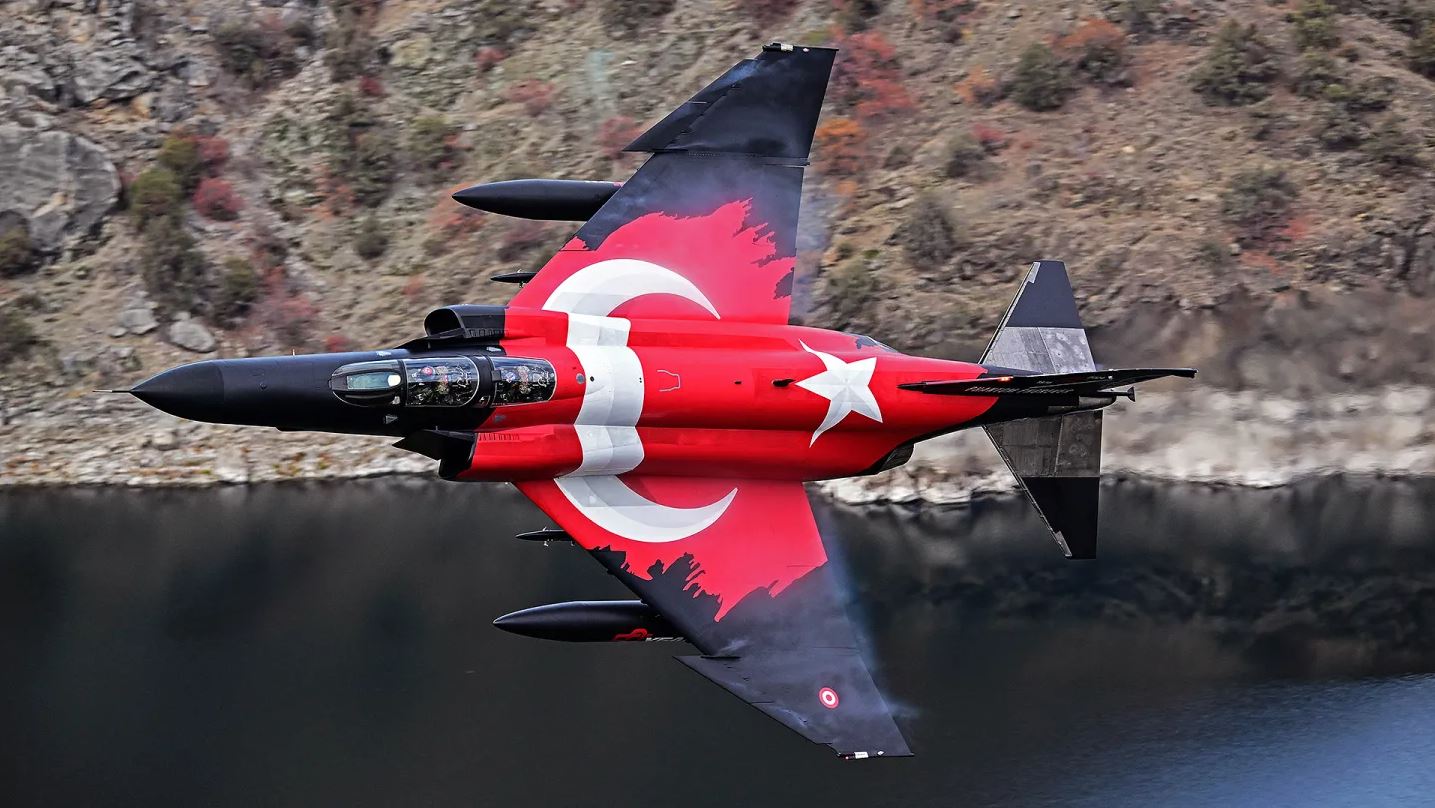 IMAGENS: Turquia celebra 50 anos do F-4E Phantom