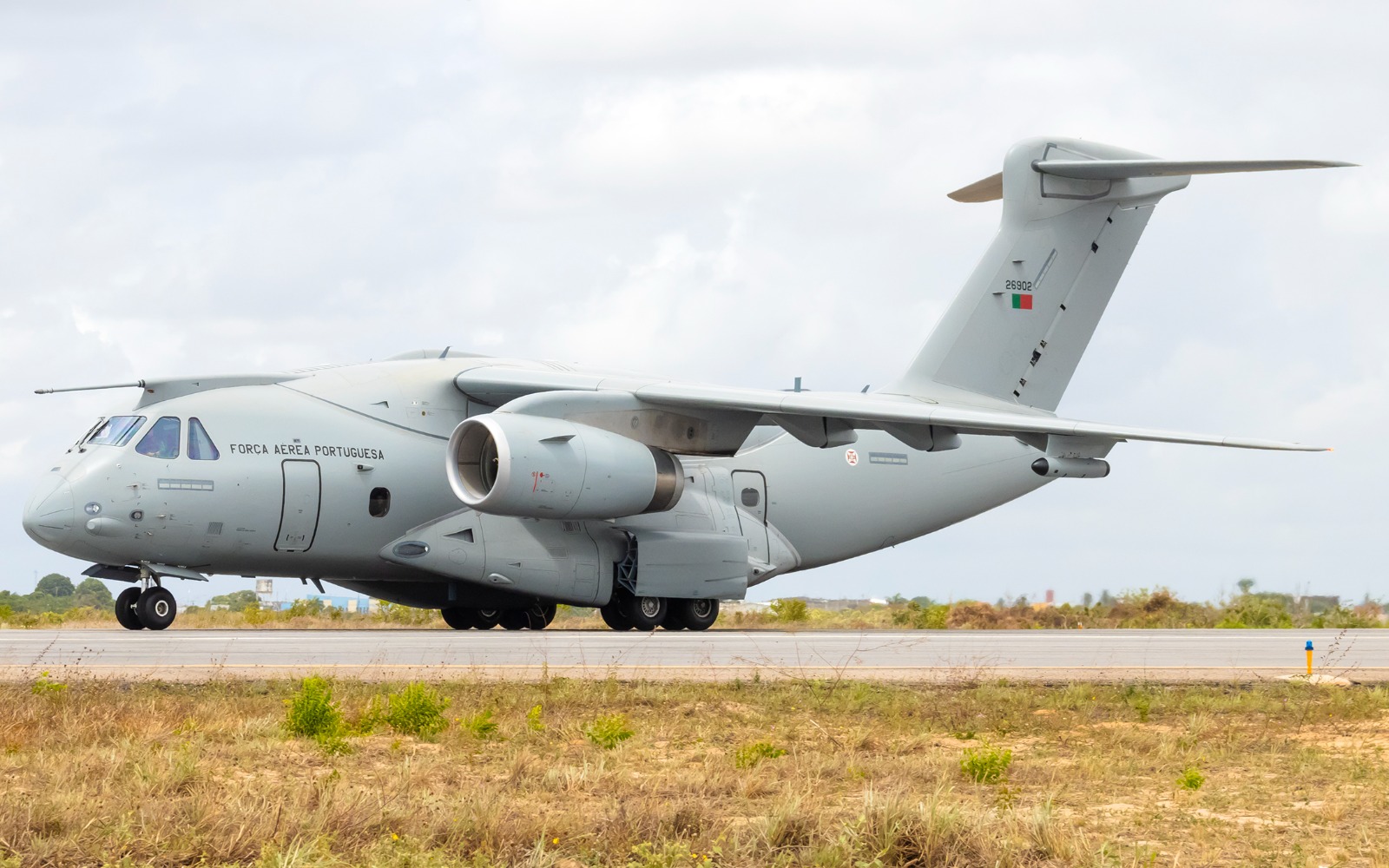 CRUZEX 2024: KC-390 português opera com pods Elbit SPEAR