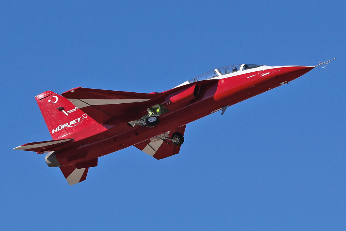 Hürjet Trainer atinge a velocidade supersônica de Mach 1,2