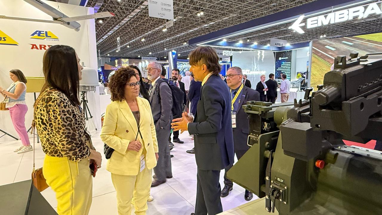 AEL Sistemas e ARES exibiram sistemas e tecnologias para defesa da Amazônia na LAAD 2025